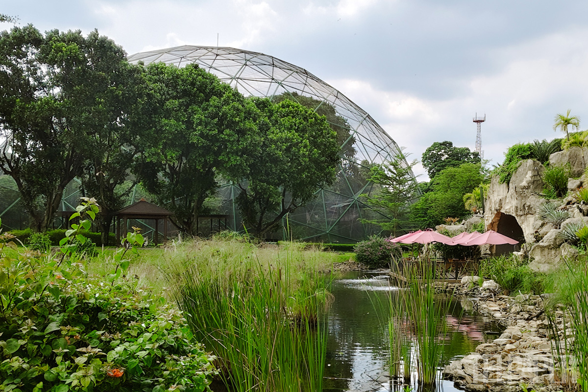 Satu Hari di Taman Mini Indonesia Indah