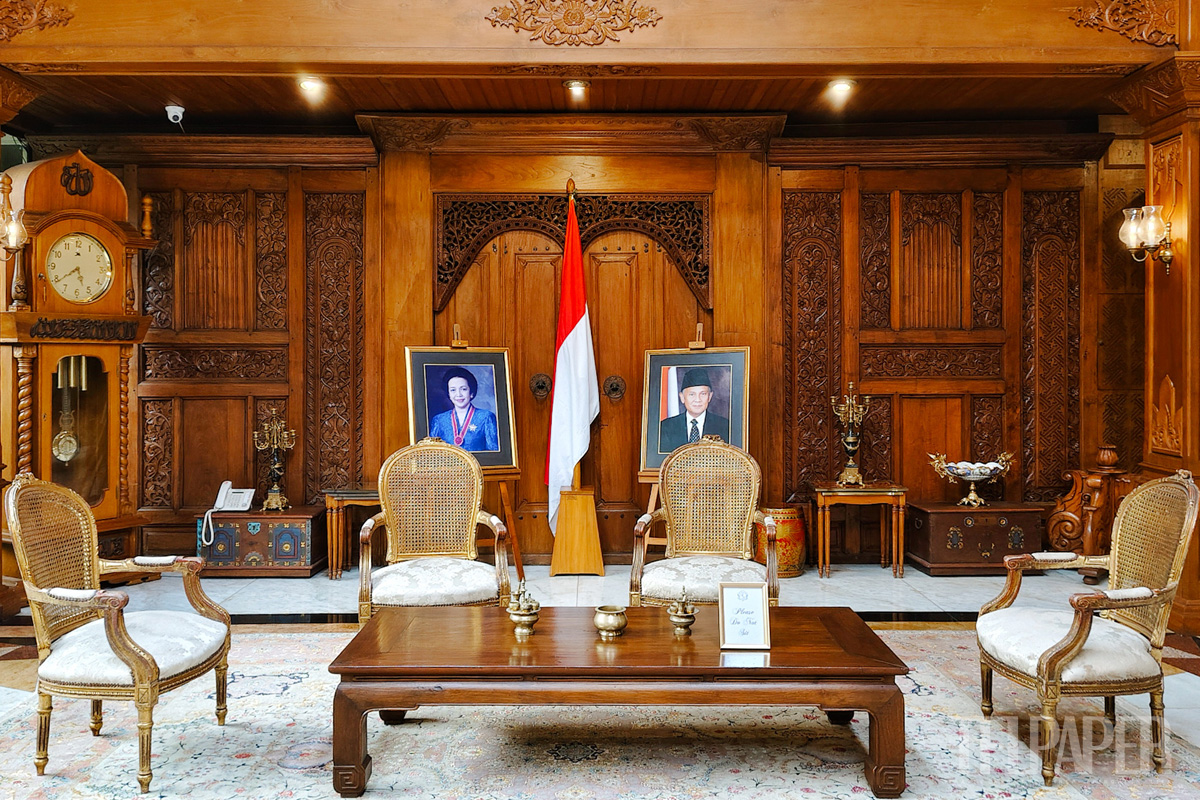 Melihat Pentingnya Iptek dan Cinta di Wisma Habibie dan Ainun